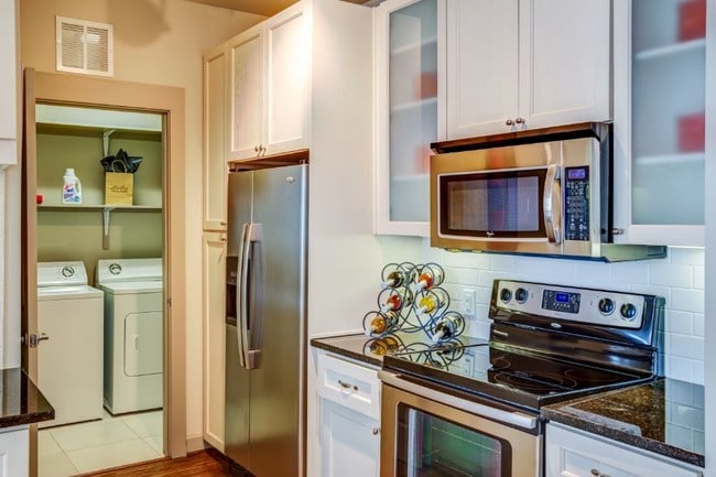 5th Street Commons Apartments For Rent in Austin, TX | ForRent.com