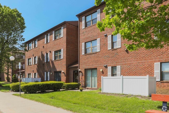 Foxcroft Village Apartments - Martinsburg, WV | ForRent.com