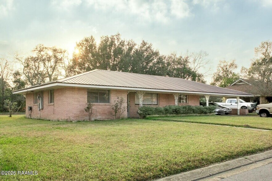 118 S Demanade Blvd - House for Rent in Lafayette, LA | ForRent.com