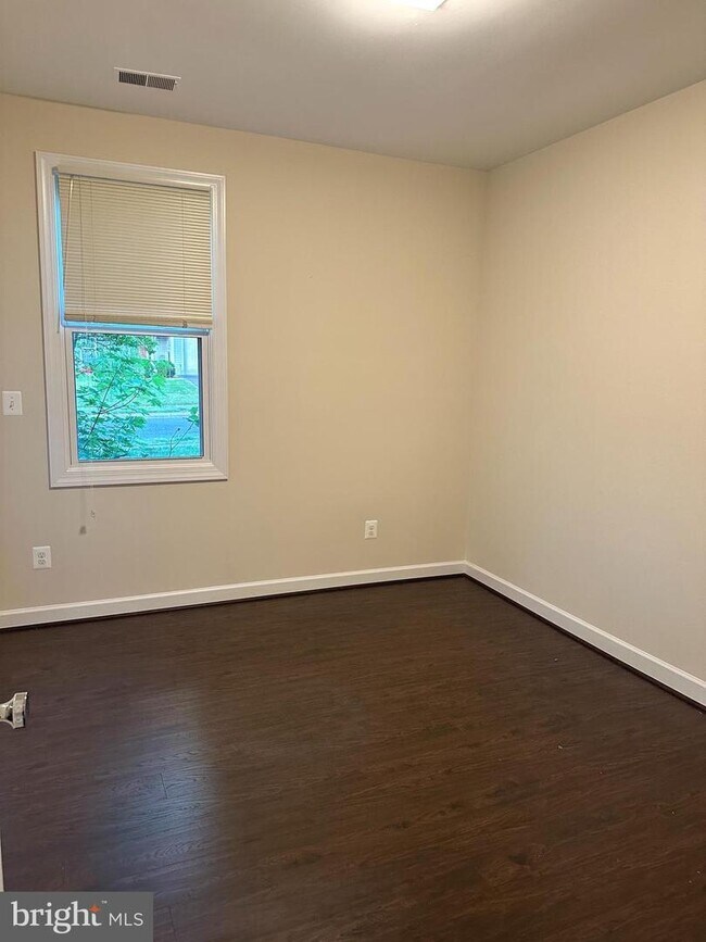 14425 Tracy Schar Ln Rental - House Rental in Centreville, VA | ForRent.com