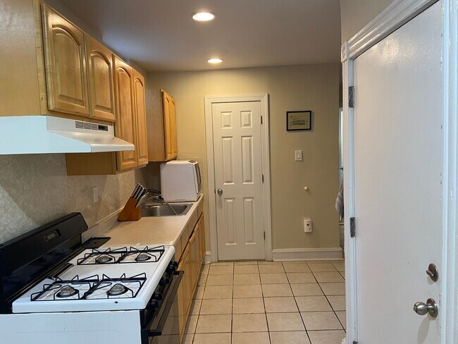 1711 Mifflin St Apartments Unit 2 - Philadelphia, PA | ForRent.com