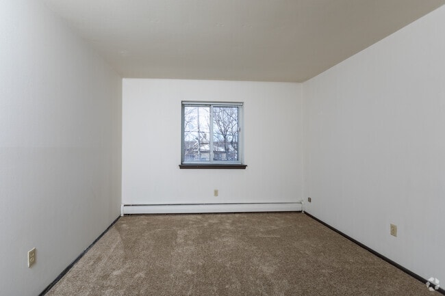Woods View Apartments - Milwaukee, WI | ForRent.com