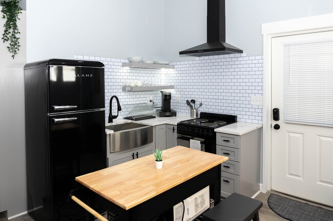 Unit B Off-Campus Housing, Stafford, VA