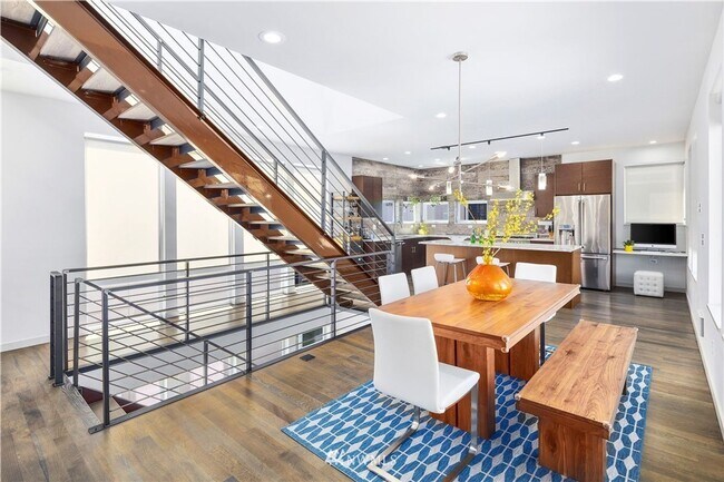 Modern & Chic Ballard Stand-Alone Home Nea... - Townhome Rental in ...