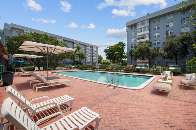 Landmark Towers Apartments - Plantation, FL | ForRent.com