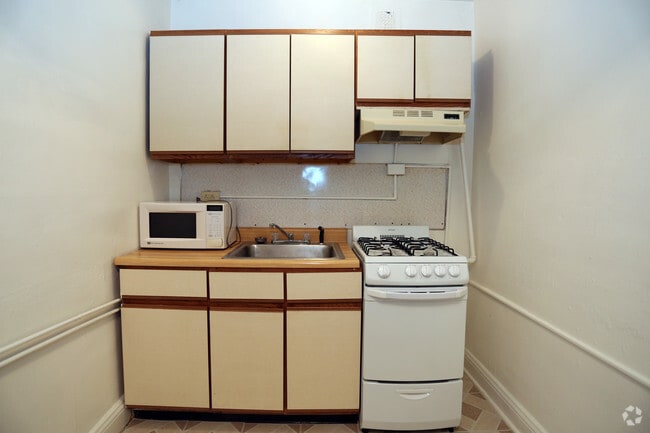 The Baltimorean Apartments | Johns Hopkins Medicine | Off-Campus ...