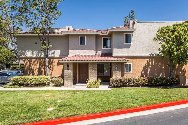 SERRANO HIGHLANDS APARTMENT HOMES - Lake Forest, CA | ForRent.com