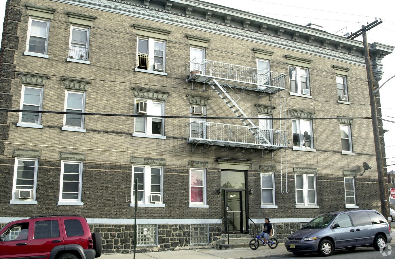 1700-1702 Kerrigan Ave Apartments For Rent in Union City, NJ | ForRent.com