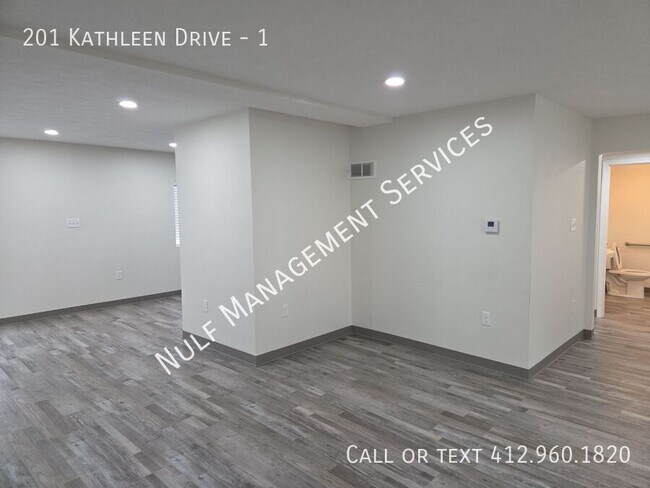 201 Kathleen Dr Unit 1 Off-Campus Housing, New Brighton, PA