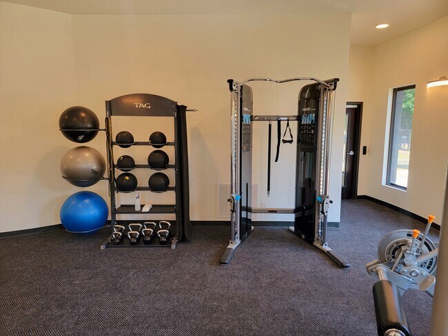 The Columns Apartments - Springfield, MO | ForRent.com