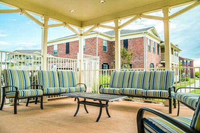 Traditions At Mid Rivers Apartments - Saint Peters, MO | ForRent.com