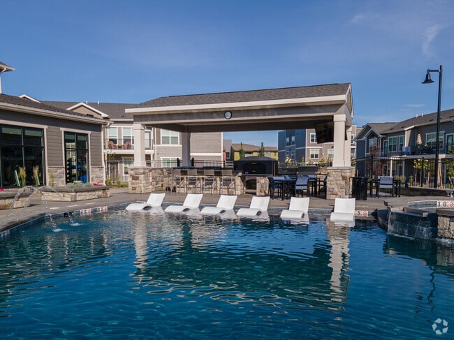 Icon Apartment Homes At Ferguson Farm