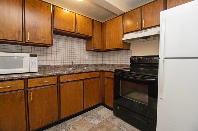 1126 13th St S Off-Campus Housing, Saint Cloud, MN