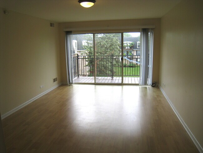 5200 Carriage Way Dr Unit 306 - Condo for Rent in Rolling Meadows, IL ...