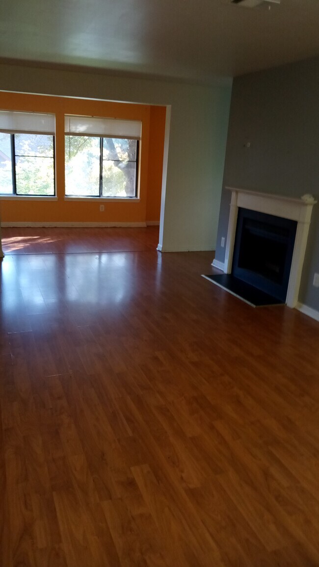 2813 Lee Oaks Ct Condo Unit 202 - Condo for Rent in Falls Church, VA ...