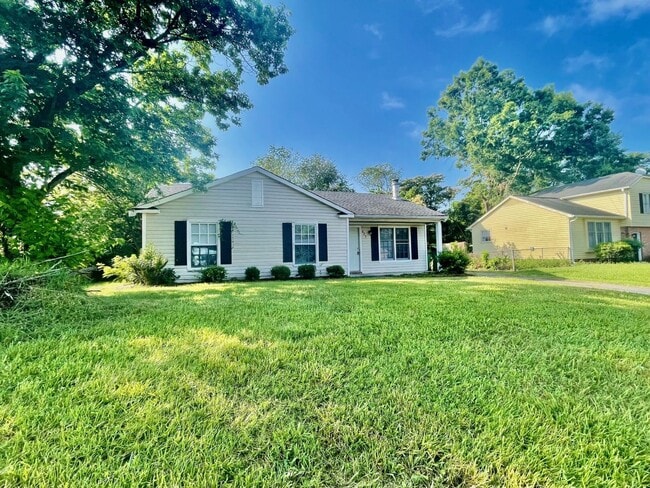 This is a Lovely Single-Family Home with 3... - House Rental in ...