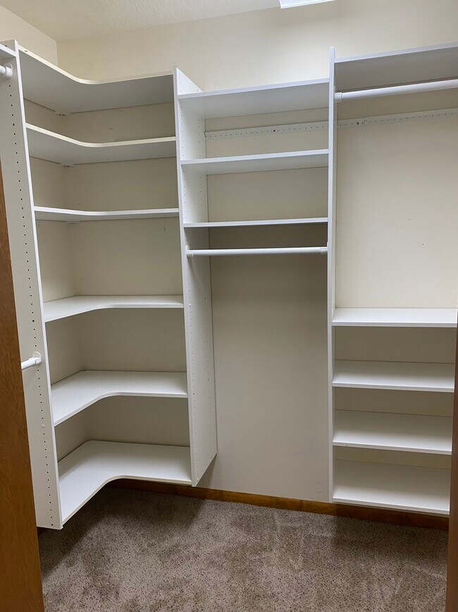 3516 W Wackerly St Off-Campus Housing, Midland, MI