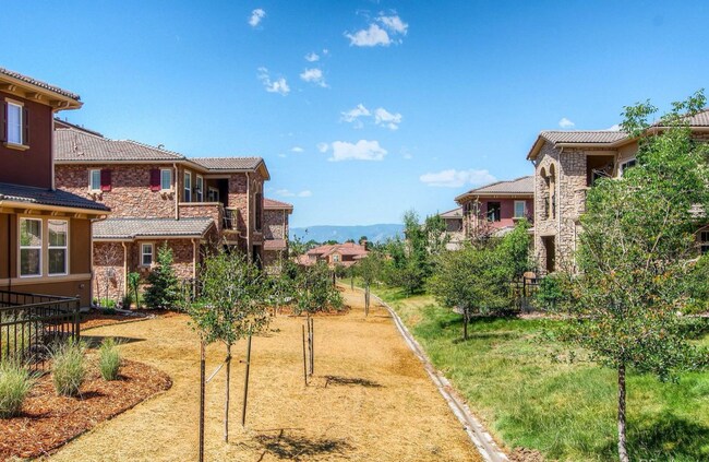 Main level living with large private outdo... Townhome - Townhome ...