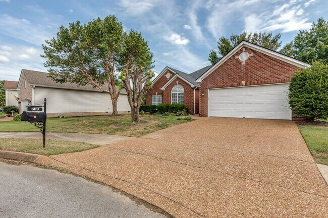 One level brick home on cul de sac near do... - House Rental in ...