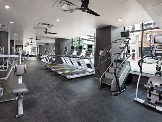 Deco at CNB Apartments | Virginia Commonwealth University | Off-Campus ...