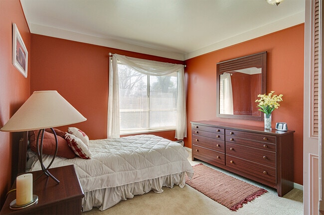 Hidden Tree Apartments and Townhomes For Rent in East Lansing, MI ...