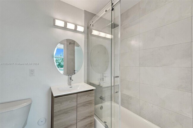 7645 Carlyle Ave Casa Adosada- Townhome en Alquiler en Miami Beach FL ...