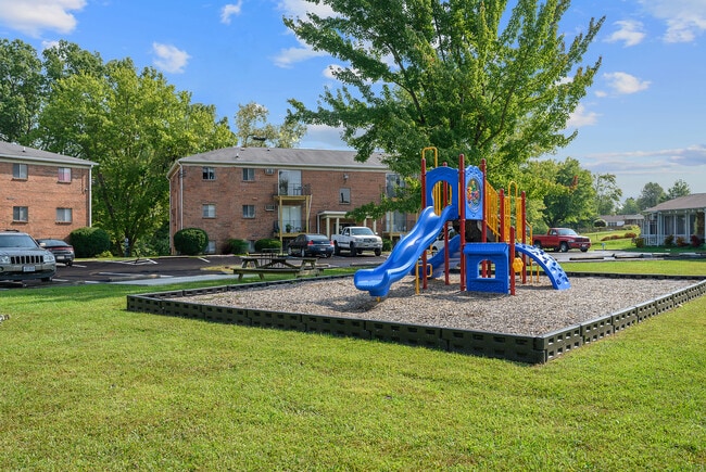 40 High Meadow Ln Unit 20-04 Off-Campus Housing, Williamsburg, OH
