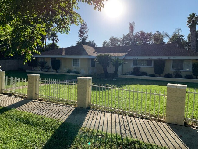Spacious 6-Bedroom, 4-Bathroom Home in Upl... - House Rental in Upland ...