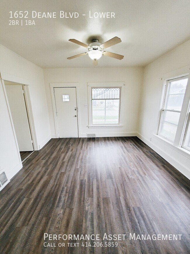 Beautiful 2 bedroom Racine lower unit Unit Lower - Racine, WI | ForRent.com