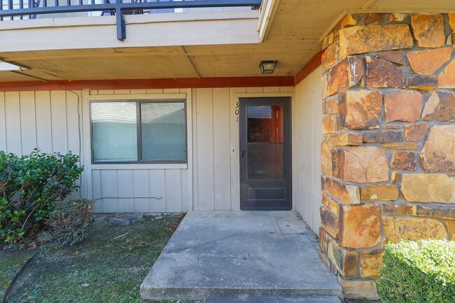 1 Bed | 1 Bath in South Tulsa! Off-Campus Housing, Tulsa, OK