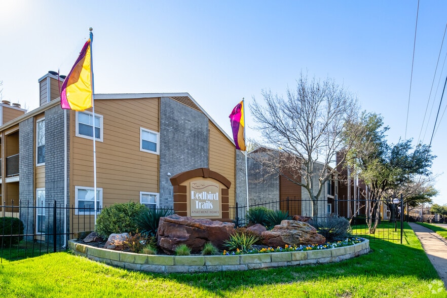 Redbird Trails | Dallas, TX | Starting at $950 | ForRent.com