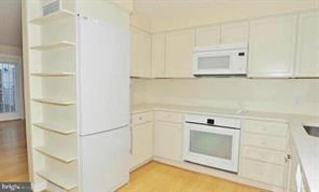 2615 S Walter Reed Dr Off-Campus Housing, Arlington, VA