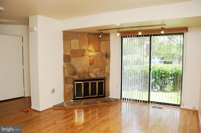 5644 Vantage Point Rd Townhome - Townhome Rental in Columbia MD ...