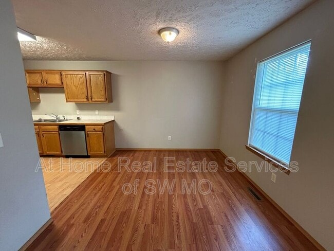 1423 E Central St - Condo for Rent in Springfield, MO | ForRent.com