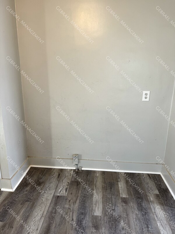 620 W Ridgeway Ave Off-Campus Housing, Flint, MI