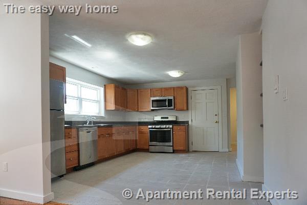 Somerville/Spring Hill - 4 Bedroom - Dishw... Townhome - Townhome ...