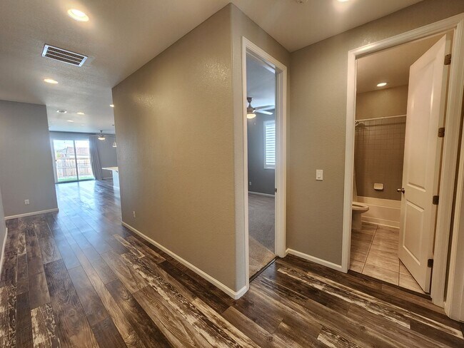 Stunning 3 Bedroom Ranch Style Home In Gre... - House Rental in Aurora ...