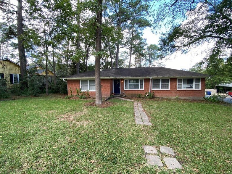 2002 Ave P - House for Rent in Huntsville, TX | ForRent.com