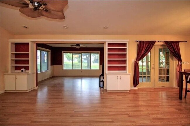 Spacious 3BR/2.5BA Single Family Home in G... - House Rental in Grand ...