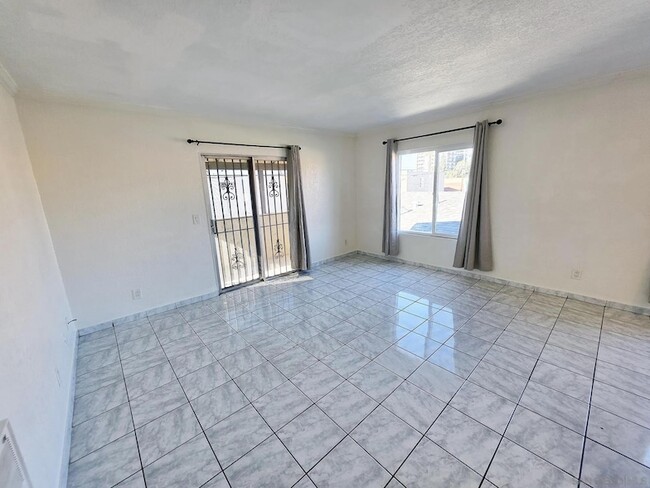 4056 Van Dyke Ave Unit 4 Off-Campus Housing, San Diego, CA