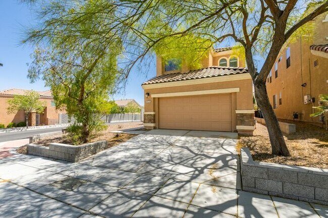 2 Story 4 Bedroom Corner Lot with RV Parki... - House Rental in Las ...