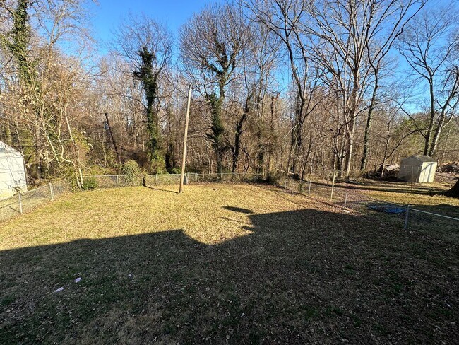 3 bedroom house in Fulton Hill! Laundry, C... Rental - House Rental in ...