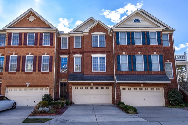 25637 America Square Townhome - Townhome Rental in Chantilly VA ...