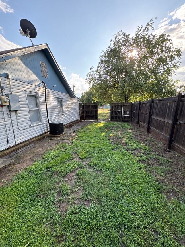 2503 N Adams St Off-Campus Housing, Enid, OK