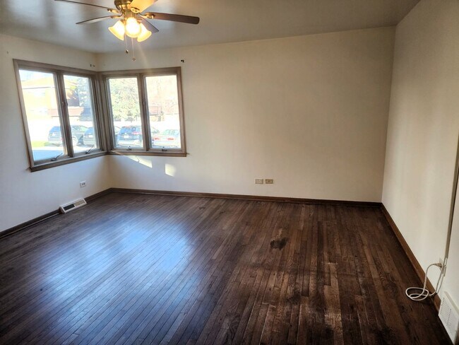 9621 S Keeler Ave Rental - House Rental in Oak Lawn, IL | ForRent.com