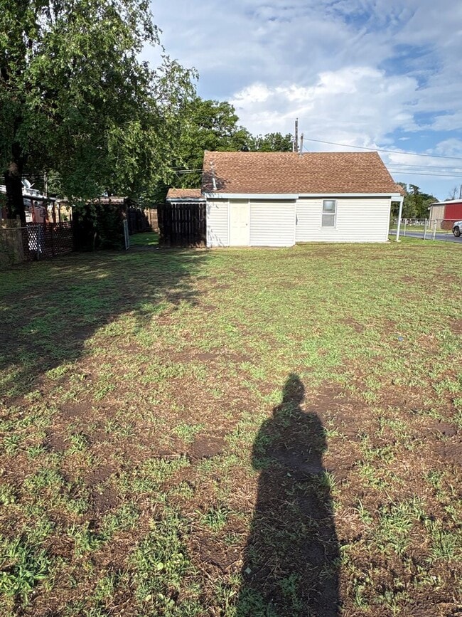 2503 N Adams St Off-Campus Housing, Enid, OK
