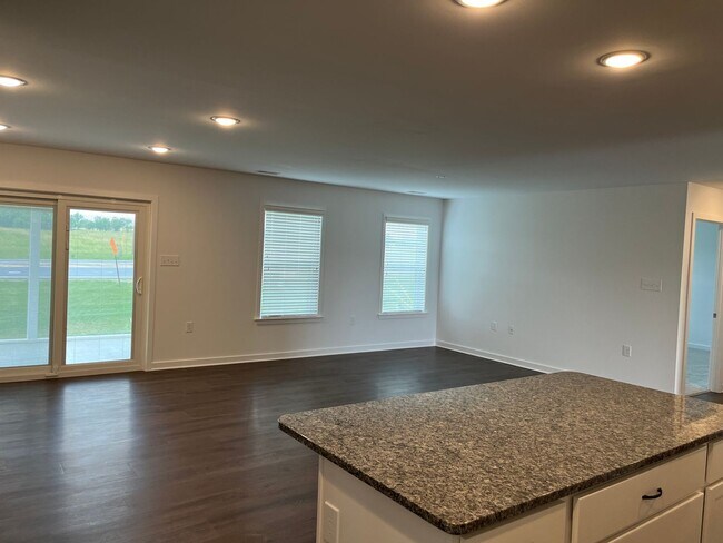 NEW CONSTRUCTION- (Spring Mills, WV exit) ... Rental Para alquiler en ...