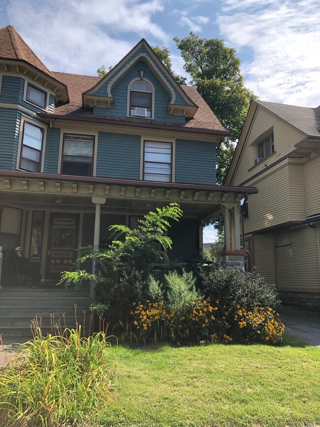 468 Alexander St Unit 2 - Rochester, NY | ForRent.com