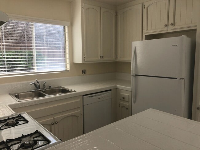 4670 Kensington Dr Unit 4672-A Off-Campus Housing, San Diego, CA