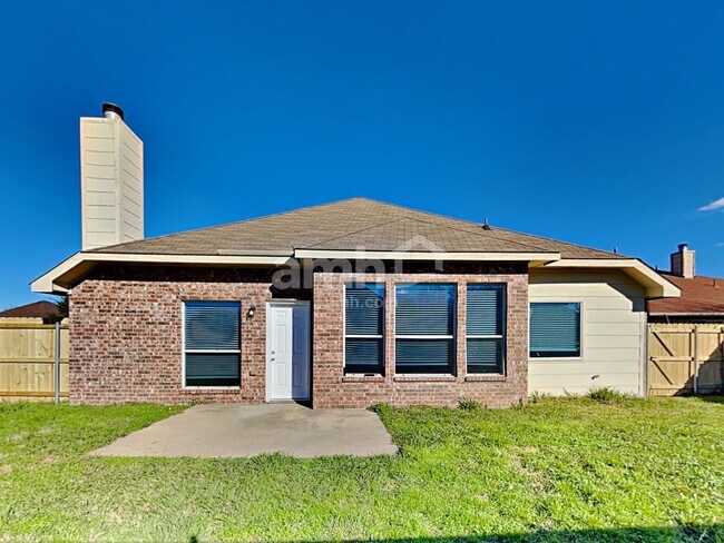 515 Hampton Court Rental - Casas en Alquiler - Seagoville, TX | ForRent.com